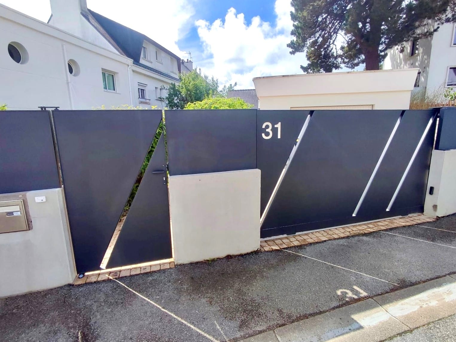 PORTAIL PLEINO OBLIK © - Métal Design