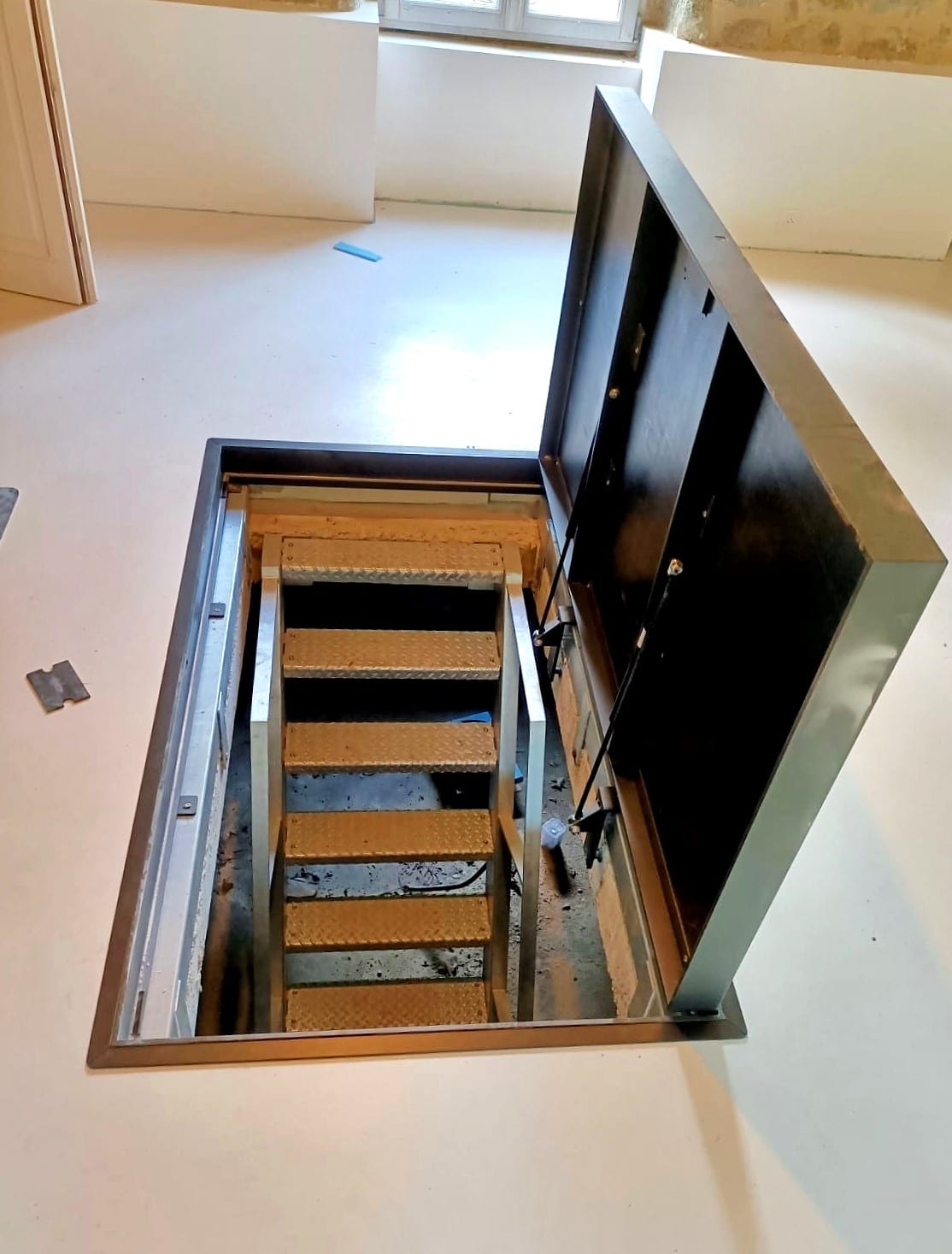 Trappe sur vérin - Métal Design